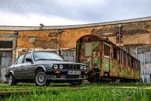 Grey BMW 324 1987 in Gulbene, with an engine capacity of 2.40 L and mileage of 138 thousand km for 8000 €, photo 3 on AUTOMOTO.COM.LV