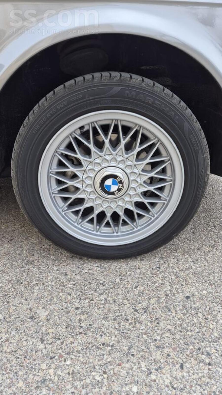 Grey BMW 324 1987 in Gulbene, with an engine capacity of 2.40 L and mileage of 138 thousand km for 8000 €, photo 6 on AUTOMOTO.COM.LV