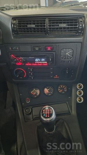 Grey BMW 324 1987 in Gulbene, with an engine capacity of 2.40 L and mileage of 138 thousand km for 8000 €, photo 10 on AUTOMOTO.COM.LV