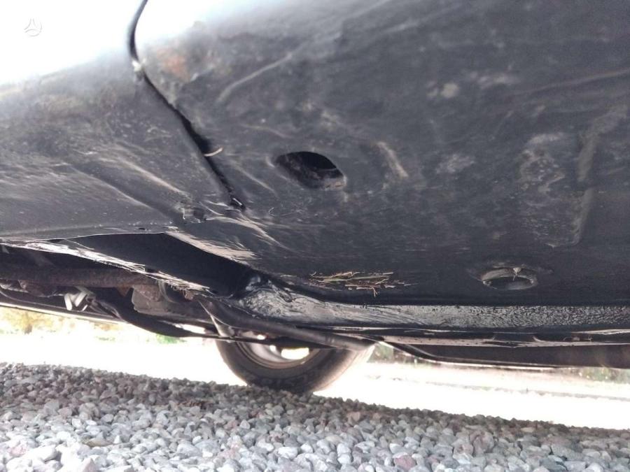 Melns BMW 325 1995 Klaipėda, ar dzinēja tilpumu 2.50 L un nobraukumu 225 tūkst. km par 5700 €, foto 24 vietnē AUTOMOTO.COM.LV