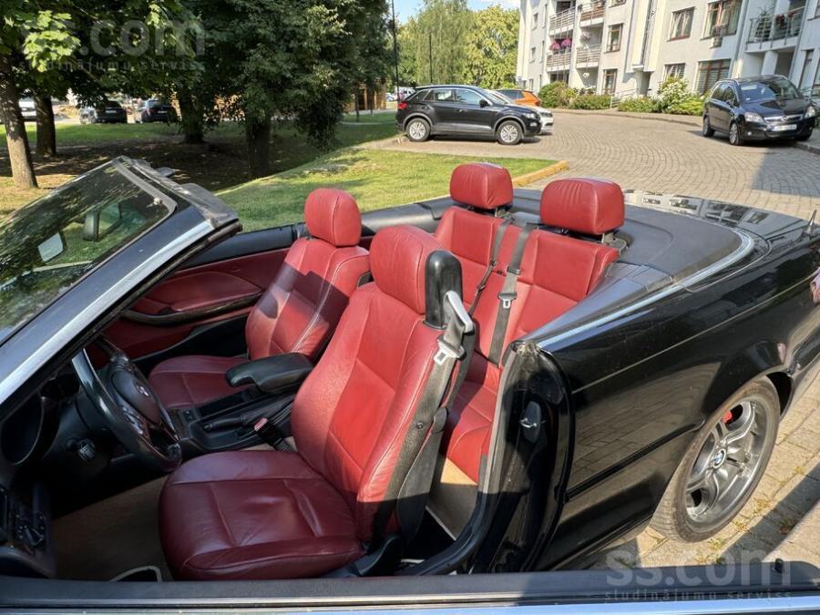 Black BMW 325 2004 in Riga, with an engine capacity of 2.50 L and mileage of 169 thousand km for 6500 €, photo 8 on AUTOMOTO.COM.LV