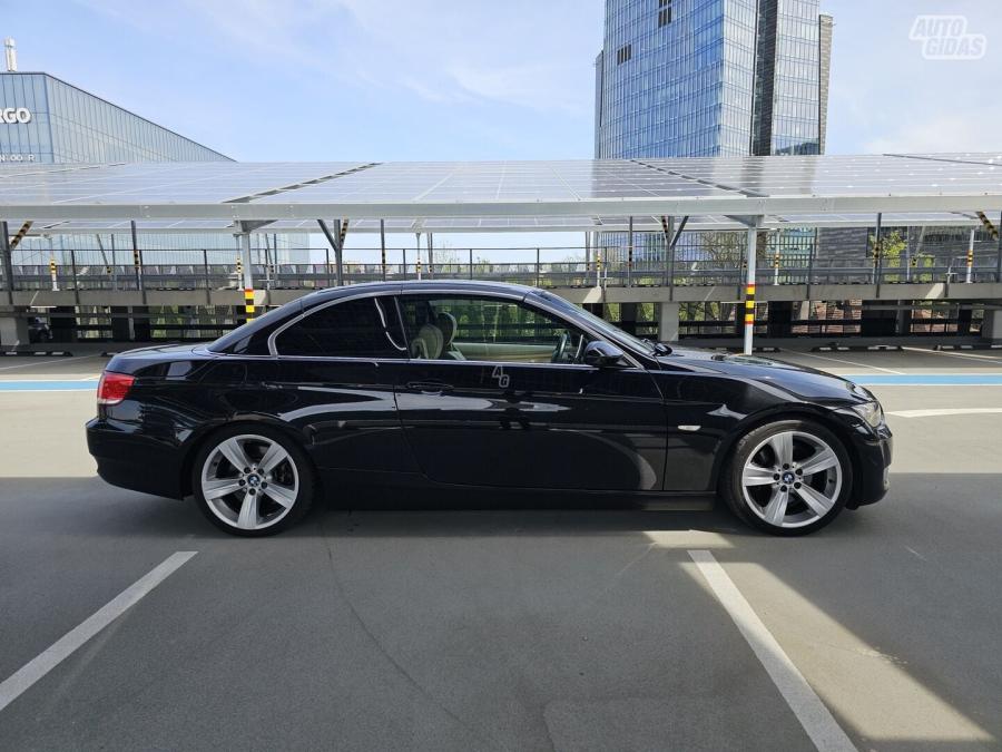 Black BMW 325 2007 in Vilnius, with an engine capacity of 3.00 L and mileage of 309 thousand km for 8650 €, photo 13 on AUTOMOTO.COM.LV