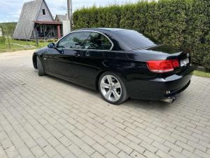 Black BMW 325 2007 in Ukmerge, with an engine capacity of 3.00 L and mileage of 227 thousand km for 9000 €, photo 5 on AUTOMOTO.COM.LV