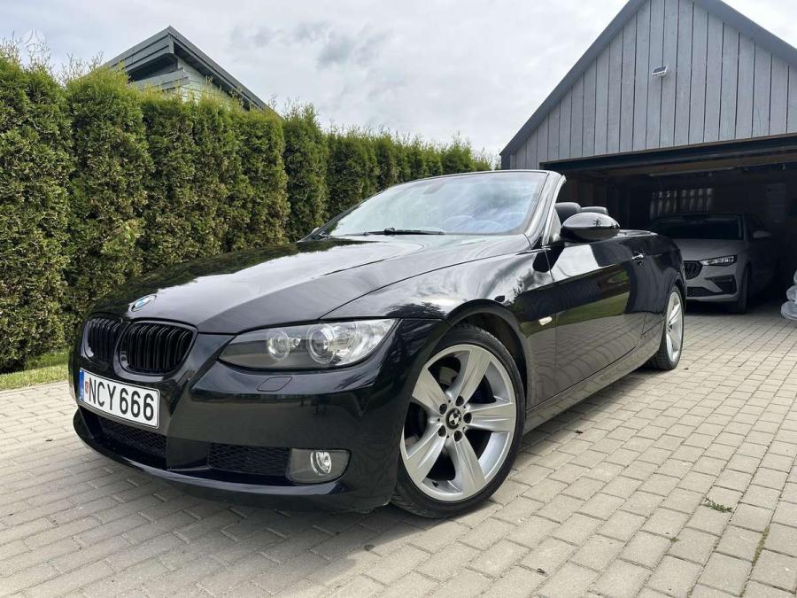 Black BMW 325 2007 in Ukmerge, with an engine capacity of 3.00 L and mileage of 227 thousand km for 9000 €, photo 8 on AUTOMOTO.COM.LV