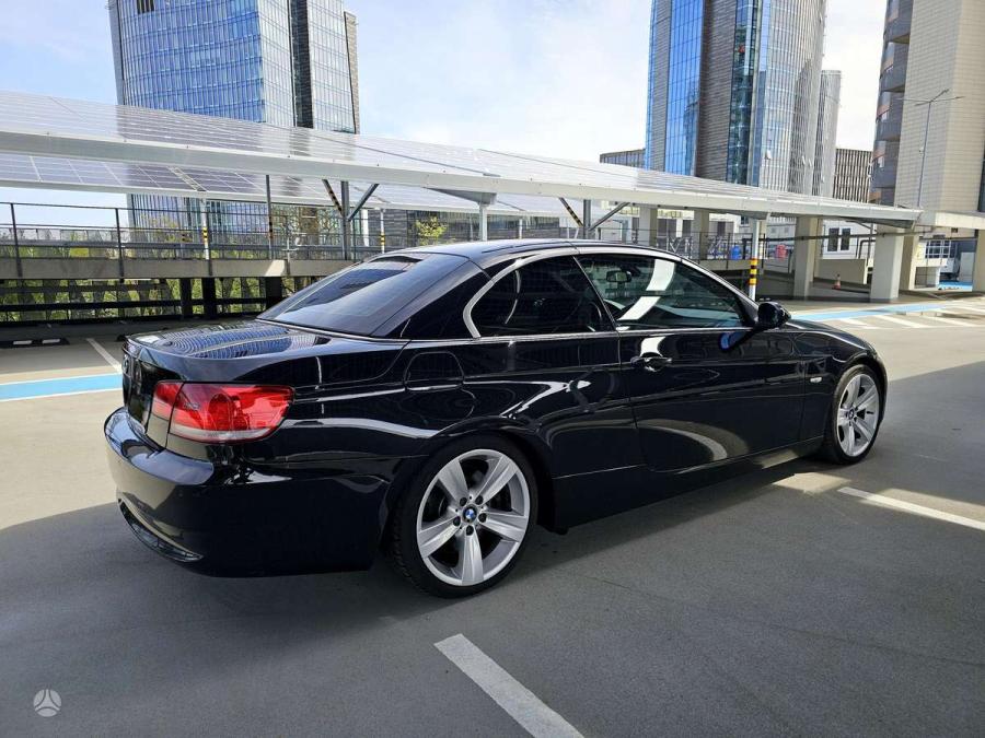 Melns BMW 325 2007 Viļņa, ar dzinēja tilpumu 3.00 L un nobraukumu 309 tūkst. km par 8600 €, foto 9 vietnē AUTOMOTO.COM.LV