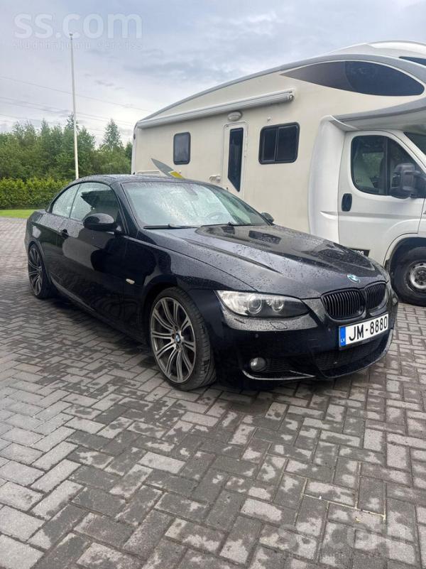 Black BMW 325 2008 in Ogre, with an engine capacity of 3.00 L and mileage of 270 thousand km for 10000 €, photo 5 on AUTOMOTO.COM.LV