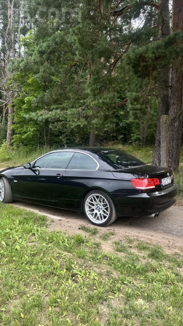 Black BMW 325 2009 in Daugavpils, with an engine capacity of 3.00 L and mileage of 233 thousand km for 9500 €, photo 3 on AUTOMOTO.COM.LV