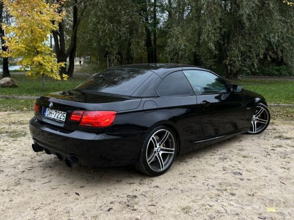 Black BMW 325 2010 in Riga, with an engine capacity of 3.00 L and mileage of 0 thousand km for 14900 €, photo 6 on AUTOMOTO.COM.LV
