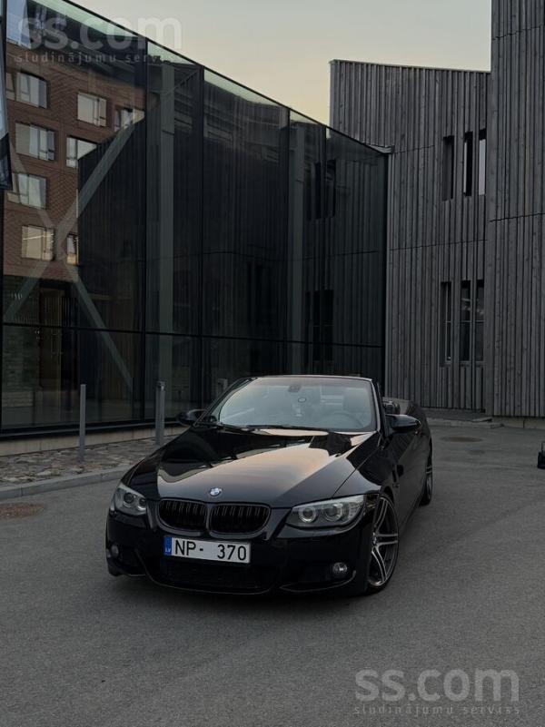 Black BMW 325 2010 in Riga, with an engine capacity of 3.00 L and mileage of 166 thousand km for 12500 €, photo 2 on AUTOMOTO.COM.LV