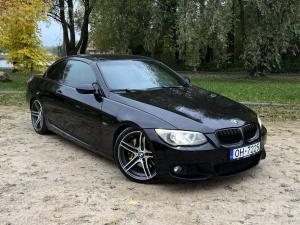 Black BMW 325 2010 in Riga, with an engine capacity of 3.00 L and mileage of 0 thousand km for 13500 €, photo 3 on AUTOMOTO.COM.LV