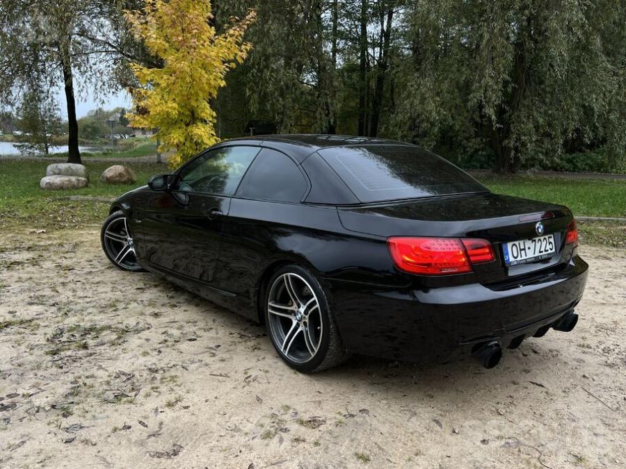 Black BMW 325 2010 in Riga, with an engine capacity of 3.00 L and mileage of 0 thousand km for 13500 €, photo 5 on AUTOMOTO.COM.LV