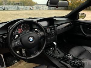 Black BMW 325 2010 in Riga, with an engine capacity of 3.00 L and mileage of 0 thousand km for 13500 €, photo 16 on AUTOMOTO.COM.LV