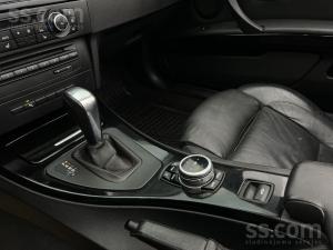 Black BMW 325 2010 in Riga, with an engine capacity of 3.00 L and mileage of 0 thousand km for 13500 €, photo 17 on AUTOMOTO.COM.LV