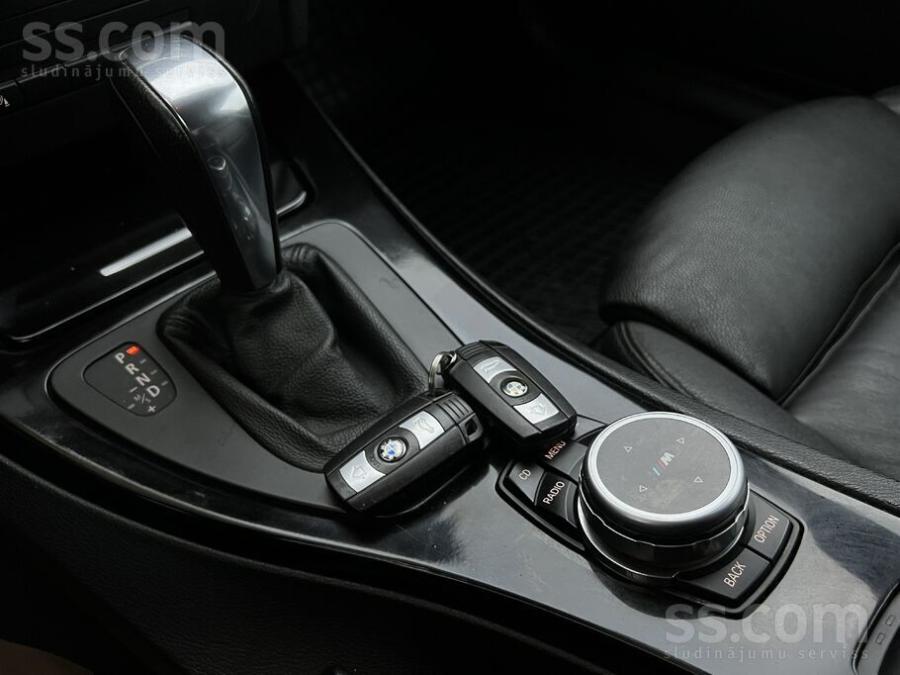 Black BMW 325 2010 in Riga, with an engine capacity of 3.00 L and mileage of 0 thousand km for 13500 €, photo 22 on AUTOMOTO.COM.LV