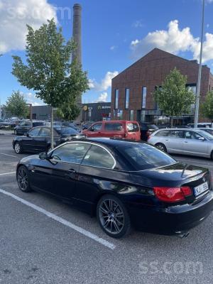 Black BMW 325 2012 in Riga, with an engine capacity of 3.00 L and mileage of 235 thousand km for 10500 €, photo 3 on AUTOMOTO.COM.LV