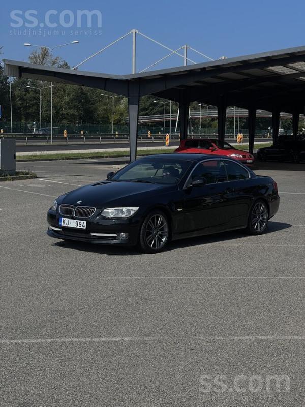 Black BMW 325 2012 in Riga, with an engine capacity of 3.00 L and mileage of 235 thousand km for 10500 €, photo 4 on AUTOMOTO.COM.LV