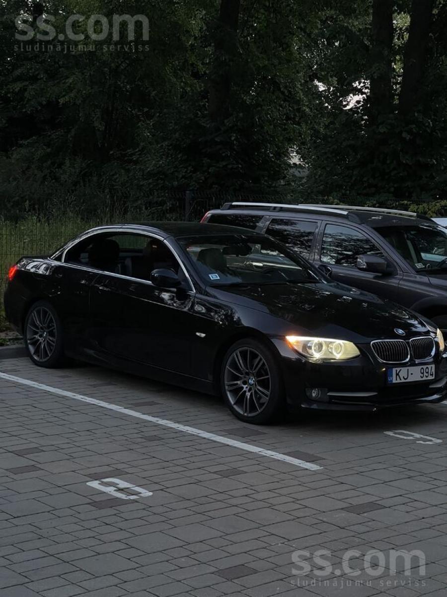 Black BMW 325 2012 in Riga, with an engine capacity of 3.00 L and mileage of 235 thousand km for 10500 €, photo 6 on AUTOMOTO.COM.LV