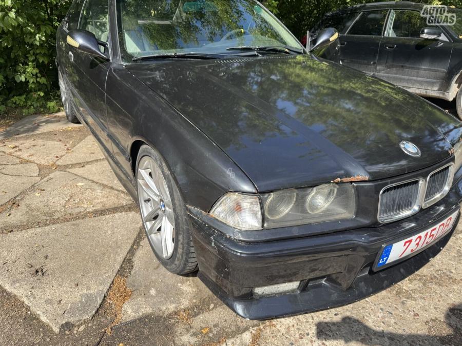 Melns BMW 325 1992 Viļņa, ar dzinēja tilpumu 2.50 L un nobraukumu 330 tūkst. km par 3800 €, foto 5 vietnē AUTOMOTO.COM.LV