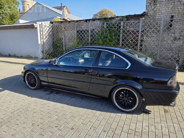 Melns BMW 325 1999 Liepāja, ar dzinēja tilpumu 2.50 L un nobraukumu 297 tūkst. km par 3650 €, foto 1 vietnē AUTOMOTO.COM.LV