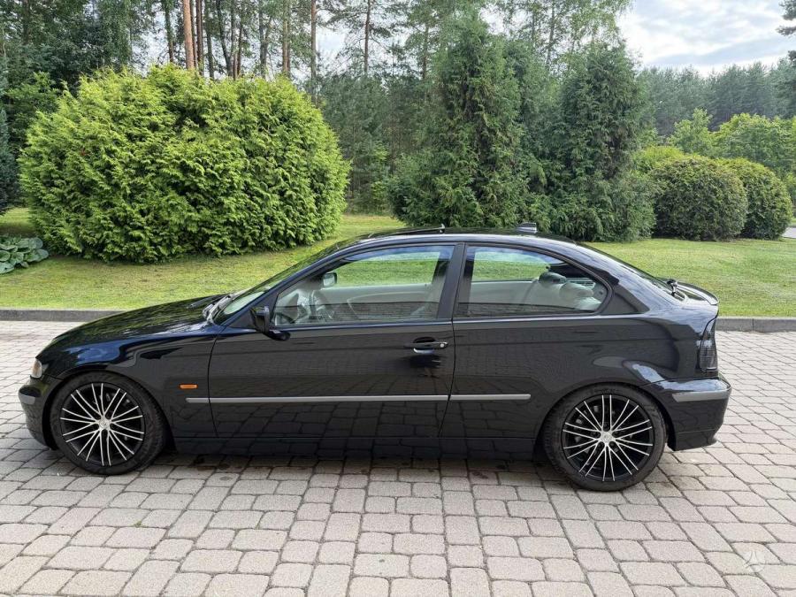 Black BMW 325 2001 in Visaginas, with an engine capacity of 2.50 L and mileage of 253 thousand km for 3250 €, photo 8 on AUTOMOTO.COM.LV