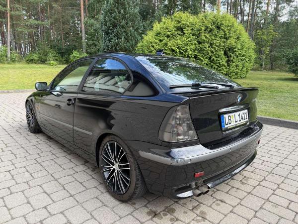 Black BMW 325 2001 in Visaginas, with an engine capacity of 2.50 L and mileage of 253 thousand km for 3250 €, photo 8 on AUTOMOTO.COM.LV