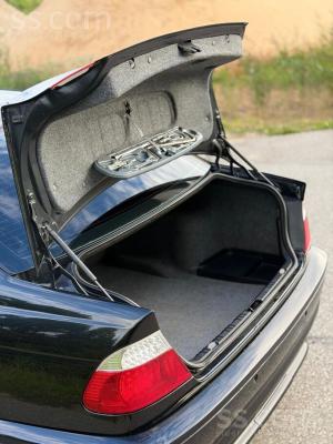 Black BMW 325 2001 in Tukums, with an engine capacity of 2.50 L and mileage of 248 thousand km for 9500 €, photo 5 on AUTOMOTO.COM.LV