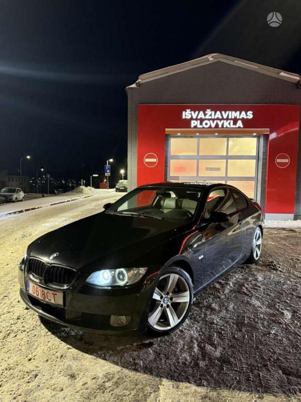 Black BMW 325 2007 in Vilnius, with an engine capacity of 2.99 L and mileage of 358 thousand km for 5700 €, photo 1 on AUTOMOTO.COM.LV