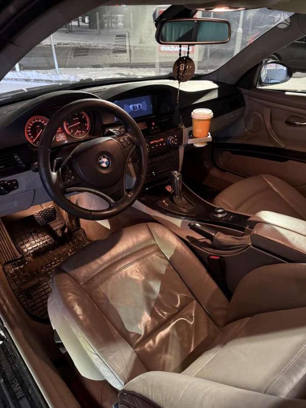 Melns BMW 325 2007 Viļņa, ar dzinēja tilpumu 2.99 L un nobraukumu 358 tūkst. km par 5300 €, foto 11 vietnē AUTOMOTO.COM.LV