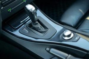 Melns BMW 325 2007 Liepāja, ar dzinēja tilpumu 3.00 L un nobraukumu 250 tūkst. km par 7650 €, foto 15 vietnē AUTOMOTO.COM.LV