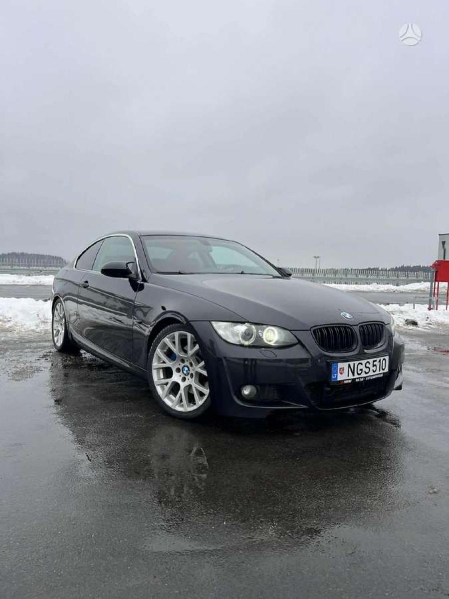 Black BMW 325 2008 in Vilnius, with an engine capacity of 2.99 L and mileage of 317 thousand km for 7700 €, photo 1 on AUTOMOTO.COM.LV