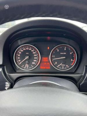 Black BMW 325 2008 in Vilnius, with an engine capacity of 2.99 L and mileage of 317 thousand km for 7700 €, photo 8 on AUTOMOTO.COM.LV