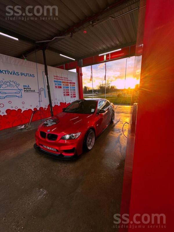 Melns BMW 325 2008 Rīga, ar dzinēja tilpumu 3.00 L un nobraukumu 450 tūkst. km par 8000 €, foto 1 vietnē AUTOMOTO.COM.LV