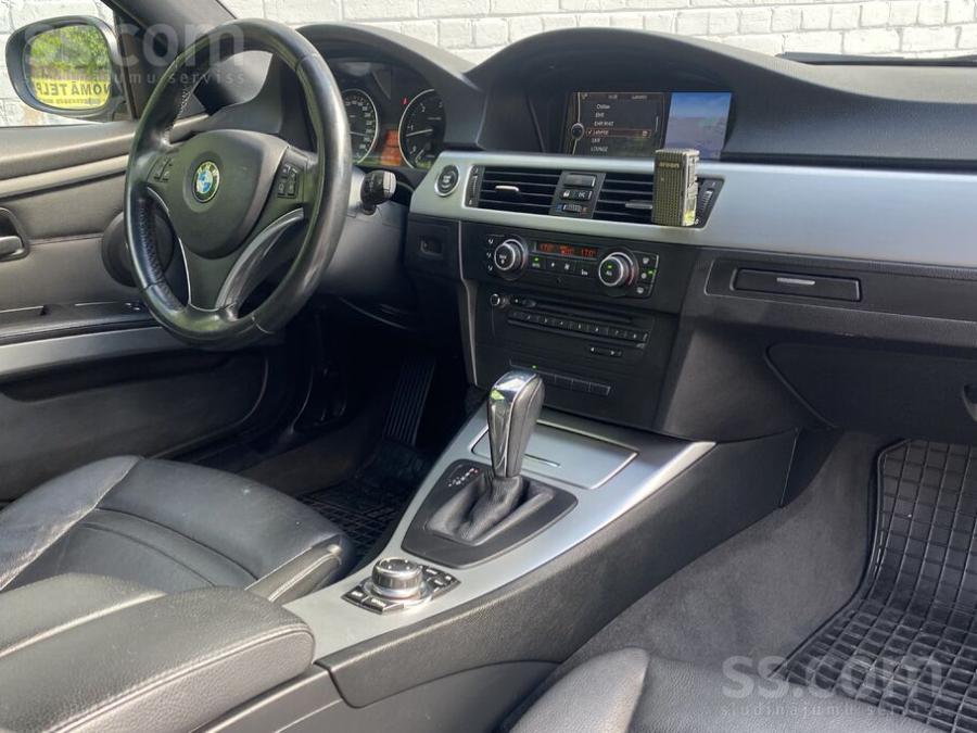Black BMW 325 2010 in Riga, with an engine capacity of 3.00 L and mileage of 272 thousand km for 7290 €, photo 16 on AUTOMOTO.COM.LV