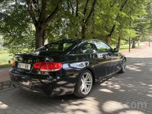 Black BMW 325 2010 in Riga, with an engine capacity of 3.00 L and mileage of 286 thousand km for 9900 €, photo 8 on AUTOMOTO.COM.LV