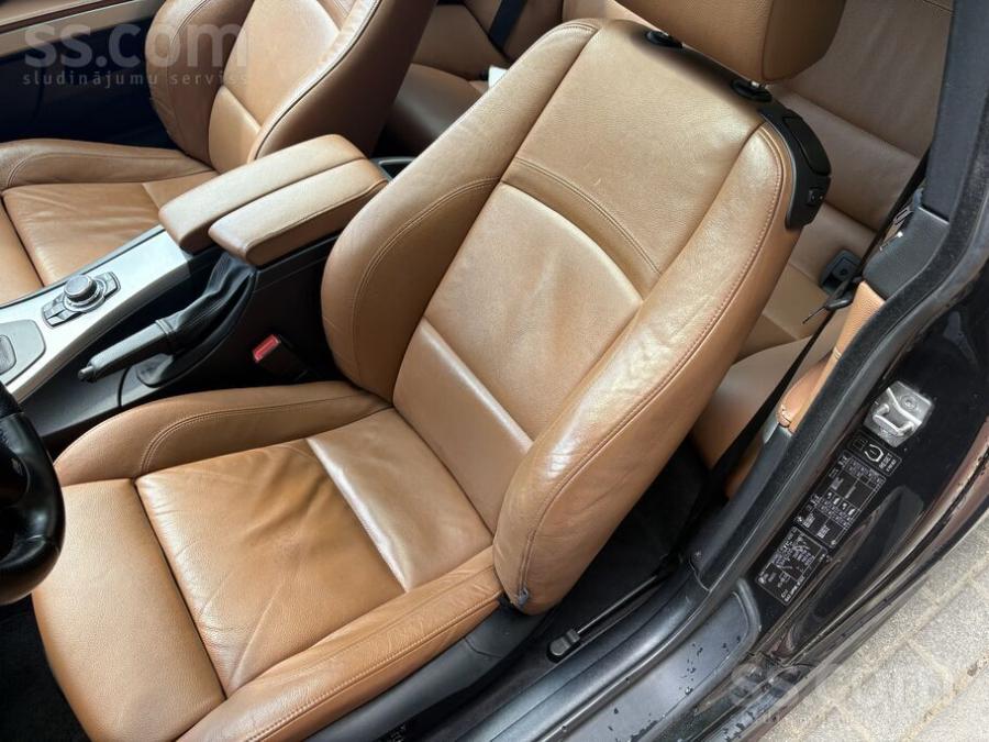 Black BMW 325 2010 in Riga, with an engine capacity of 3.00 L and mileage of 286 thousand km for 9900 €, photo 11 on AUTOMOTO.COM.LV
