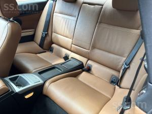Black BMW 325 2010 in Riga, with an engine capacity of 3.00 L and mileage of 286 thousand km for 9900 €, photo 12 on AUTOMOTO.COM.LV
