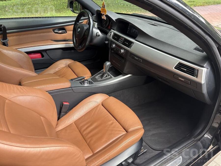 Black BMW 325 2010 in Riga, with an engine capacity of 3.00 L and mileage of 286 thousand km for 9900 €, photo 13 on AUTOMOTO.COM.LV