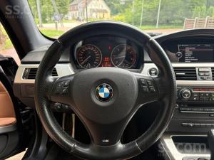 Black BMW 325 2010 in Riga, with an engine capacity of 3.00 L and mileage of 286 thousand km for 9900 €, photo 16 on AUTOMOTO.COM.LV