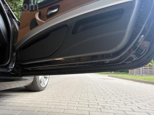 Black BMW 325 2010 in Riga, with an engine capacity of 3.00 L and mileage of 286 thousand km for 9900 €, photo 29 on AUTOMOTO.COM.LV