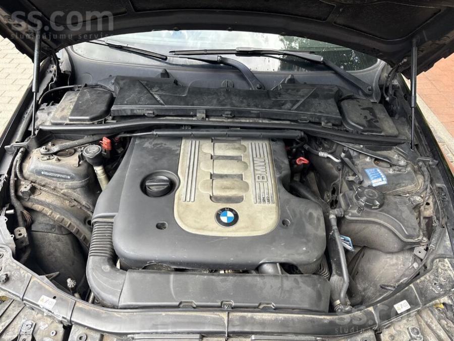 Black BMW 325 2010 in Riga, with an engine capacity of 3.00 L and mileage of 286 thousand km for 9900 €, photo 34 on AUTOMOTO.COM.LV