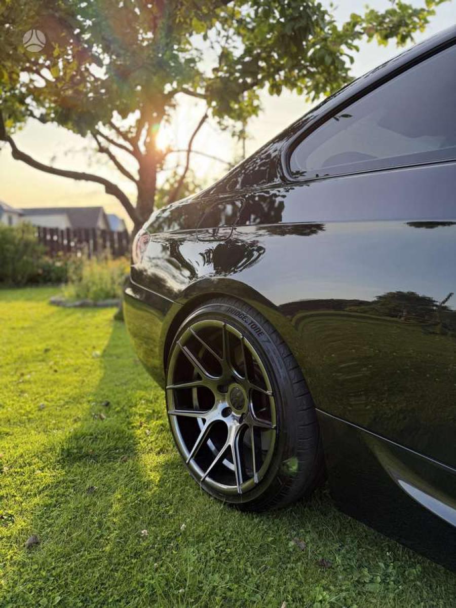 Melns BMW 325 2011 Viļņa, ar dzinēja tilpumu 2.99 L un nobraukumu 351 tūkst. km par 9150 €, foto 6 vietnē AUTOMOTO.COM.LV