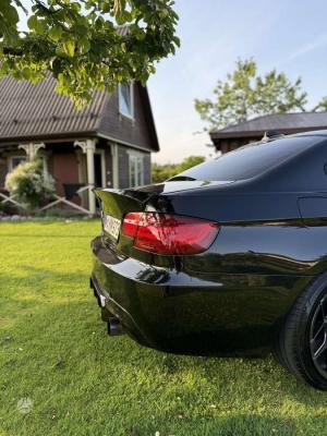 Melns BMW 325 2011 Viļņa, ar dzinēja tilpumu 2.99 L un nobraukumu 351 tūkst. km par 9150 €, foto 7 vietnē AUTOMOTO.COM.LV