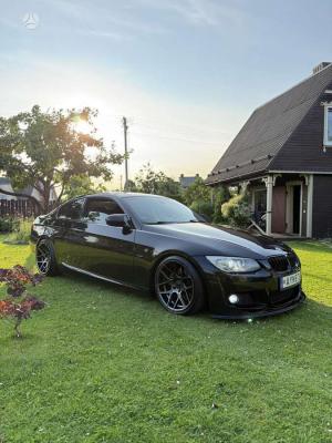 Melns BMW 325 2011 Viļņa, ar dzinēja tilpumu 2.99 L un nobraukumu 351 tūkst. km par 9150 €, foto 11 vietnē AUTOMOTO.COM.LV