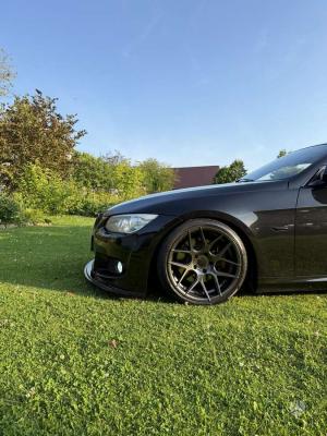 Melns BMW 325 2011 Viļņa, ar dzinēja tilpumu 2.99 L un nobraukumu 351 tūkst. km par 9150 €, foto 13 vietnē AUTOMOTO.COM.LV