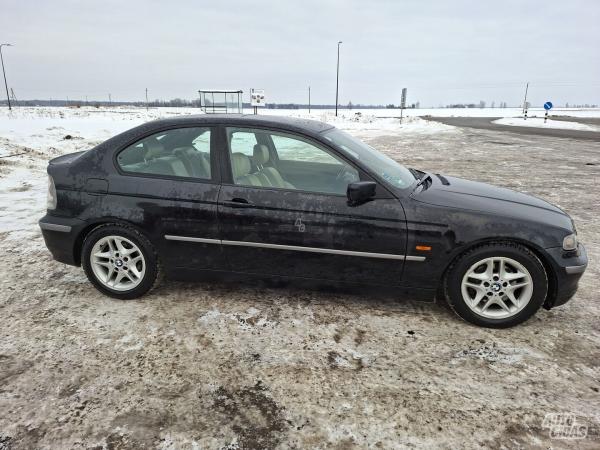 Black BMW 325 2002 in Sakiai, with an engine capacity of 2.50 L and mileage of 283 thousand km for 2399 €, photo 4 on AUTOMOTO.COM.LV
