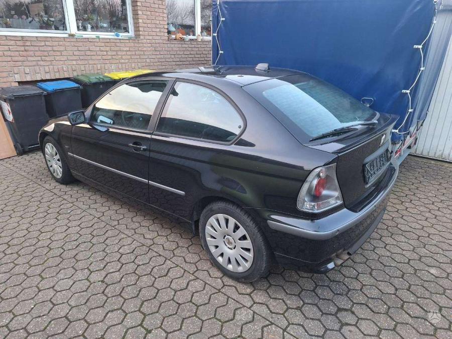 Black BMW 325 2002 in Alytus, with an engine capacity of 2.49 L and mileage of 282 thousand km for 3450 €, photo 2 on AUTOMOTO.COM.LV