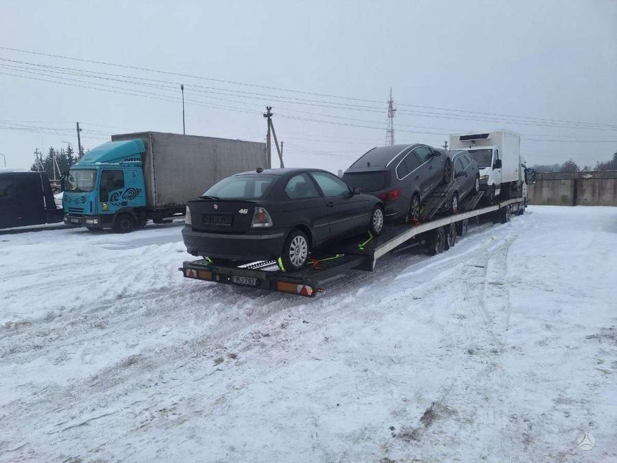 Black BMW 325 2002 in Alytus, with an engine capacity of 2.49 L and mileage of 282 thousand km for 3450 €, photo 10 on AUTOMOTO.COM.LV