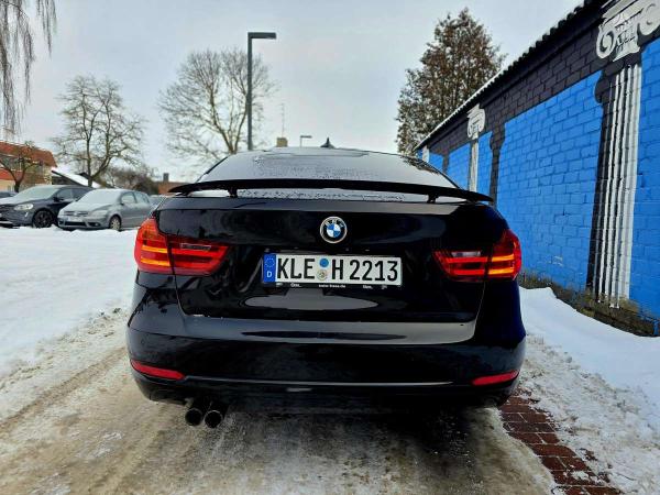 Black BMW 325 2013 in Marijampole, with an engine capacity of 2.00 L and mileage of 320 thousand km for 9000 €, photo 8 on AUTOMOTO.COM.LV