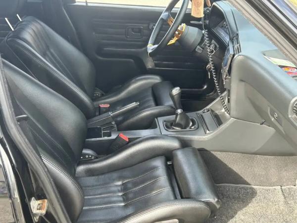 Melns BMW 325 1988 Grobiņa, ar dzinēja tilpumu 2.50 L un nobraukumu 270 tūkst. km par 9900 €, foto 6 vietnē AUTOMOTO.COM.LV