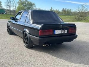 Черный БМВ 325 1988 в Гробиня, объемом двигателя 2.50 л и пробегом 270 тыс. км за 9900 €, фото 11 на AUTOMOTO.COM.LV